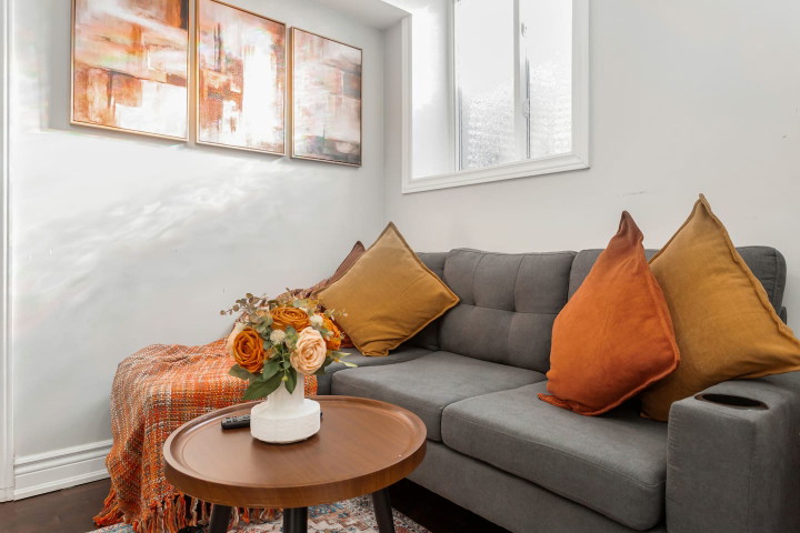 Retraite Confortable Et éLégante Au Sous-sol Avec 2 Chambres - Milton