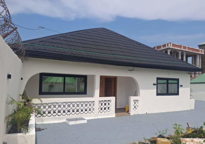 Cozy House - American Kitchen + Wi-fi + Security - Conakry