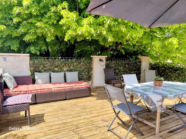Capital Of The Luberon, Entire Place With Terrace - Apt