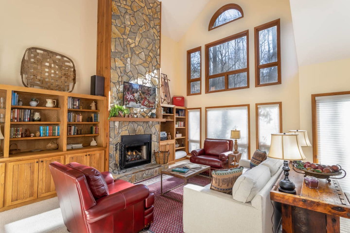 Creekside Resort Townhome: Pool, Ac & Dog Friendly - Boone, NC