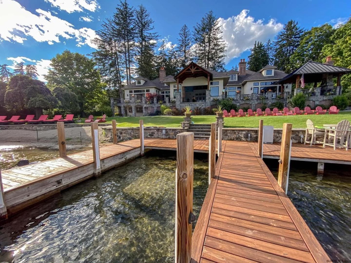 Bolton Manor - Massive Lakefront -Beach- Fireplace - Lake George, NY