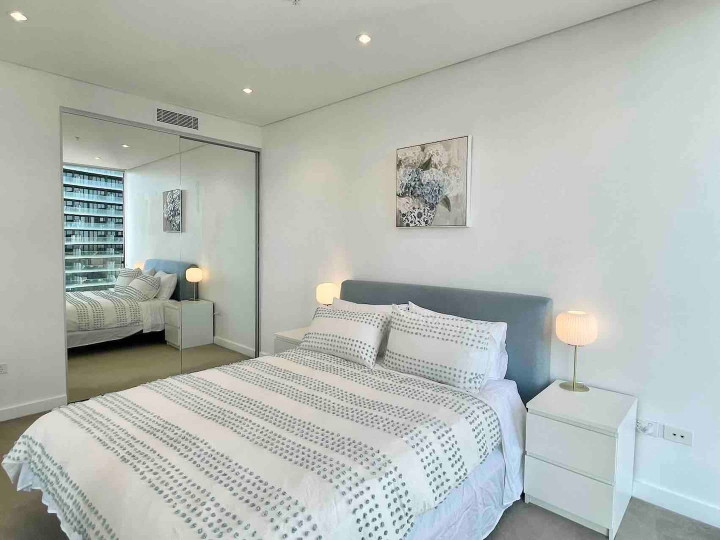 Bay Views Prime Location Retreat - Crows Nest
