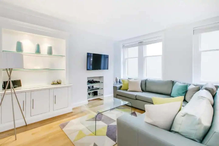 2 Bed Chiltern Street Apartment Marylebone E - London