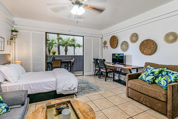 Waiakea Villas Gem. Shared Pool & Private Balcony! - Hilo, HI