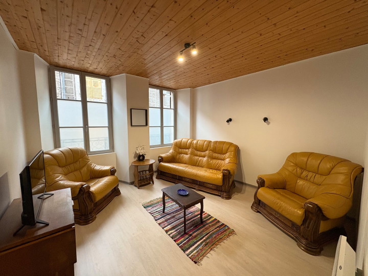 Grand T3 90m² * 6 Pers * Parking *Famille & Pro - Lac de Naussac