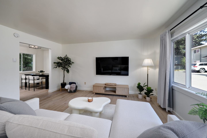 Greenburg Getaway | 2 Bed Apt In Tigard - ビーバートン, OR