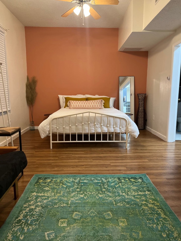 Adorable - 1 Bedroom Guesthouse -Free Parking - 댈러스