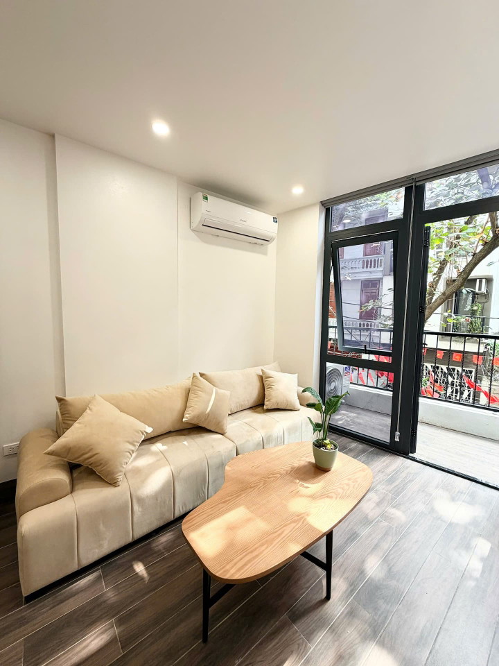 Sunny Apartment With Views Of Downtown Hanoi. - China