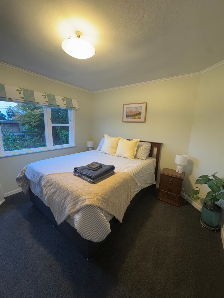 House In Waikanae Township - Waikanae