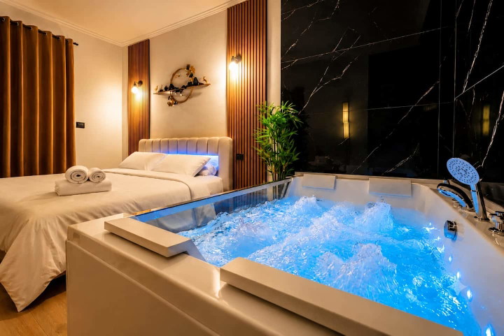 Confort Et Relaxation Avec Jacuzzi - Turin