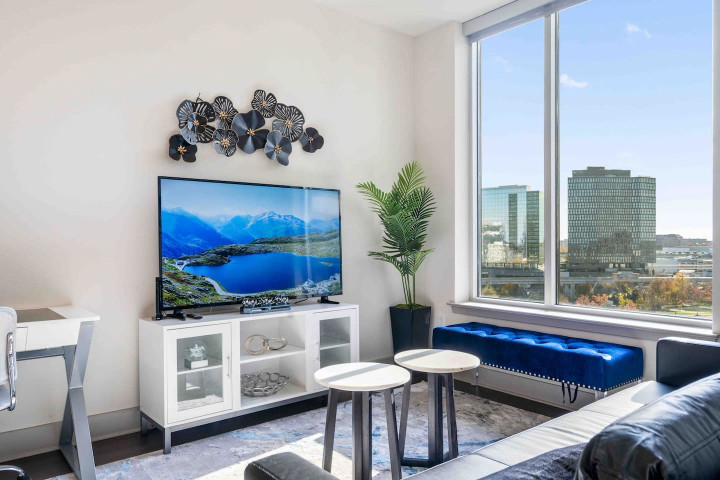 Lux Tysons Highrise W/view & Highspeed Internet - Fairfax, VA