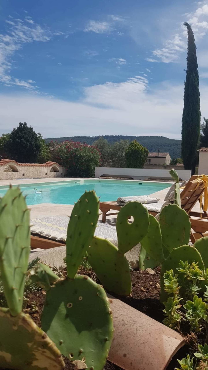 Grand T2, Terrasse, Piscine, Terrain De Pétanque - Cuges-les-Pins
