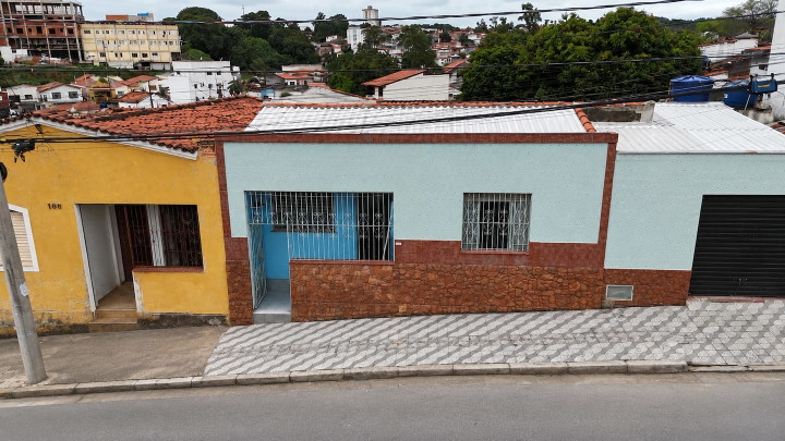 Casa Com 2 Quartos E Garagem | Região Central - Sorocaba