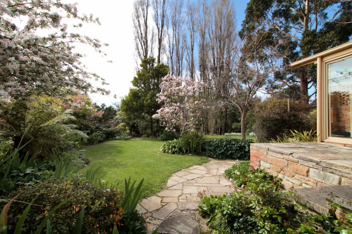 The Moonah Barn & Beautiful Garden With Sauna! - Hobart