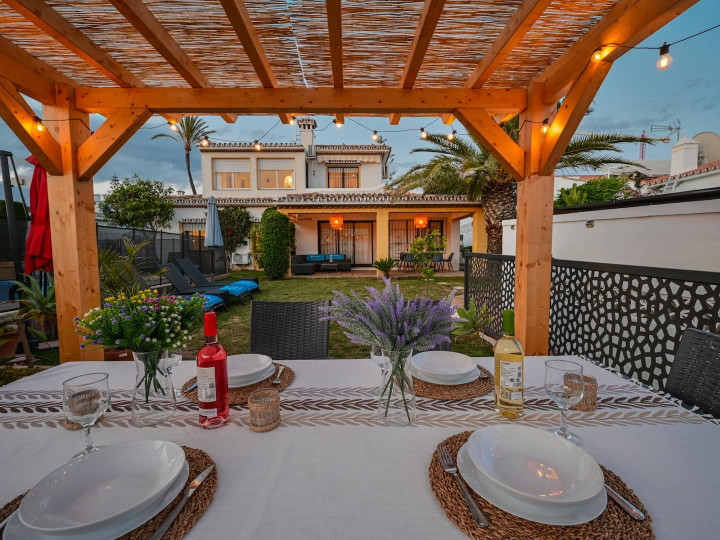 Typical Beach House, Ping Pong Table, Heated Pool - Marbella