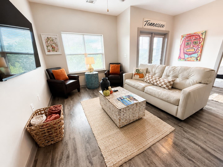 Downtown Chatt Condo Walkable W/ Balcony & Pool - Chattanooga, TN