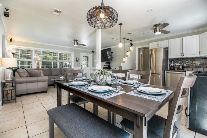 Modern Peaceful Home W/ Patio & Game Room - Gainesville, FL