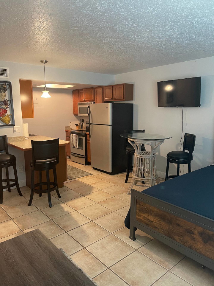 Studio Condo Near Port In Cape Canaveral. - Cape Canaveral, FL