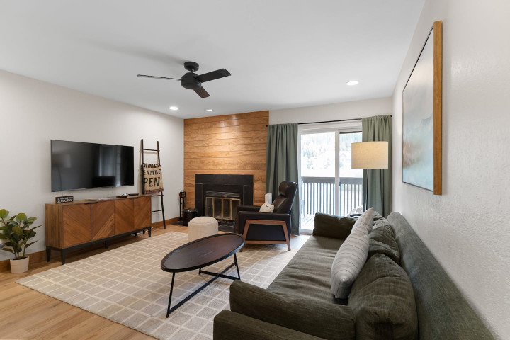 Modern Mountain-view Condo - Pool, Hot Tubs & - Frisco, CO