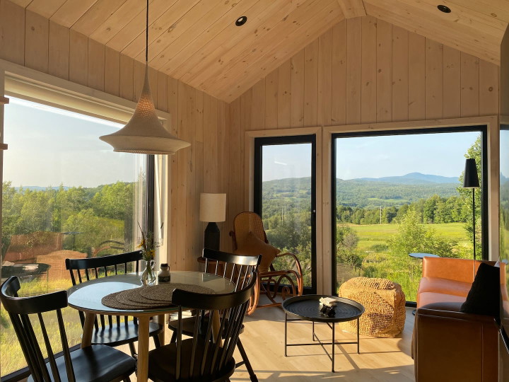 Scandi Cabin Expansive Valley & Green Mtn Views - Sutton