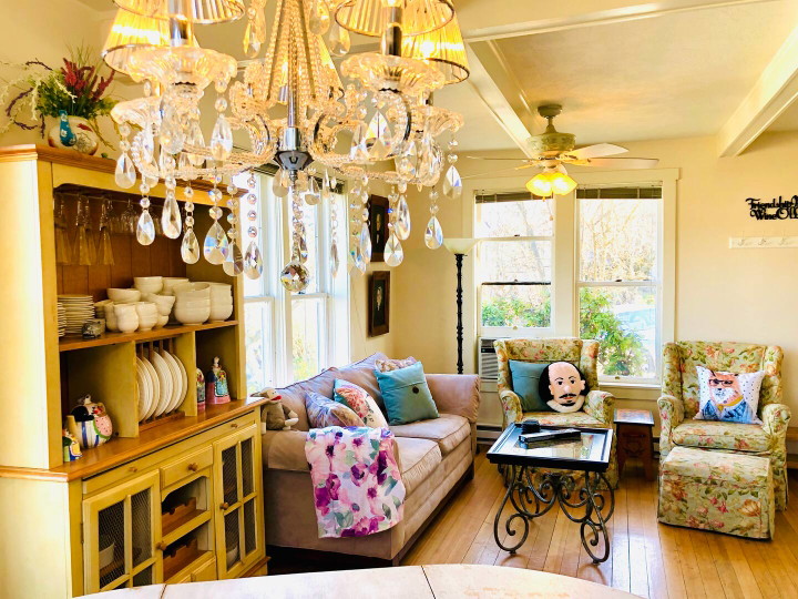 1907 Charmer, Perfect Downtown Location, So Clean! - Ashland, OR