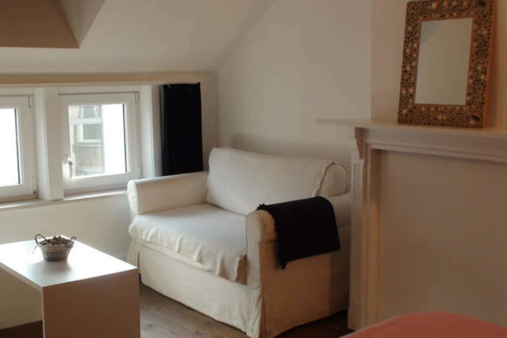 Comfortable Charming Studio Near Stpieters Station - Oost-Vlaanderen