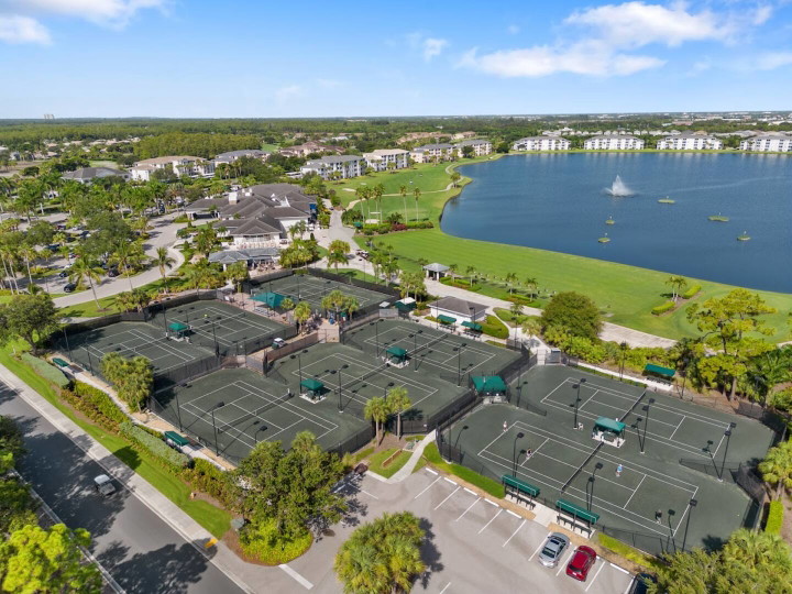 Beautiful Sunsets & Golf Course - Fort Myers, FL