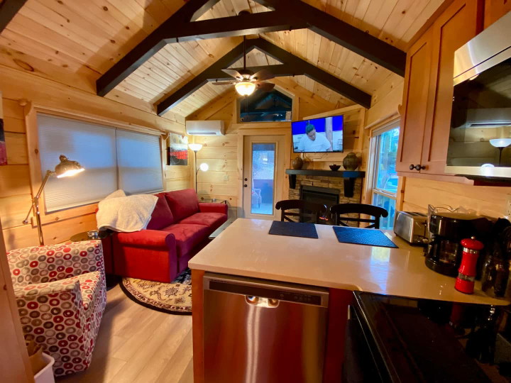 Elegant, Hot Tub, Fire Pit, Fireplace, Near Town - Boone, NC