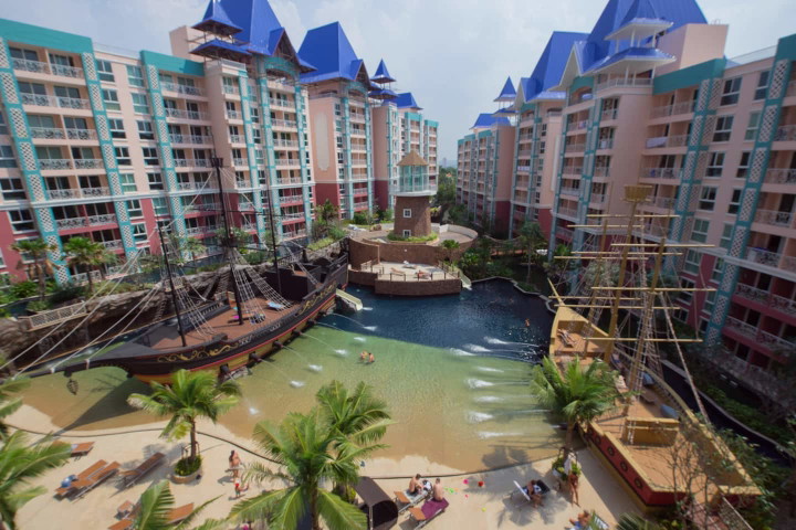 Studio Lumineux Et Spacieux - Caraïbes - Vue Sur La Piscine Avec Balcon, Machine à Laver, Internet Haut Débit, Salle De Sport, Billard - Pattaya
