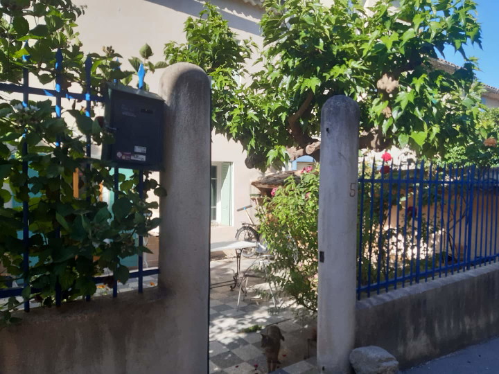 Maison Au Centre De Village - La Roque-d'Anthéron