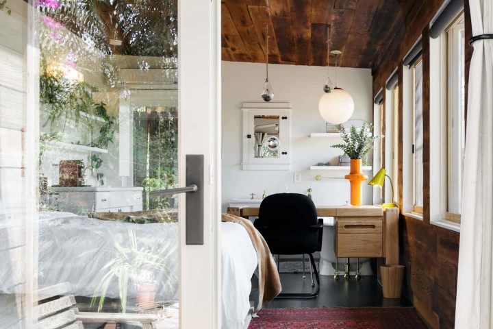 Rustic Space Perched In The Hollywood Hills - Hollywood, CA