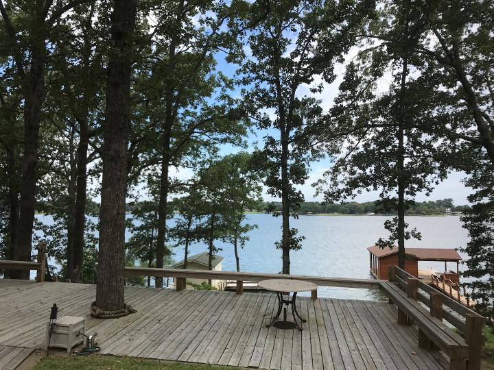 Lakehouse Getaway! - Mount Pleasant, TX