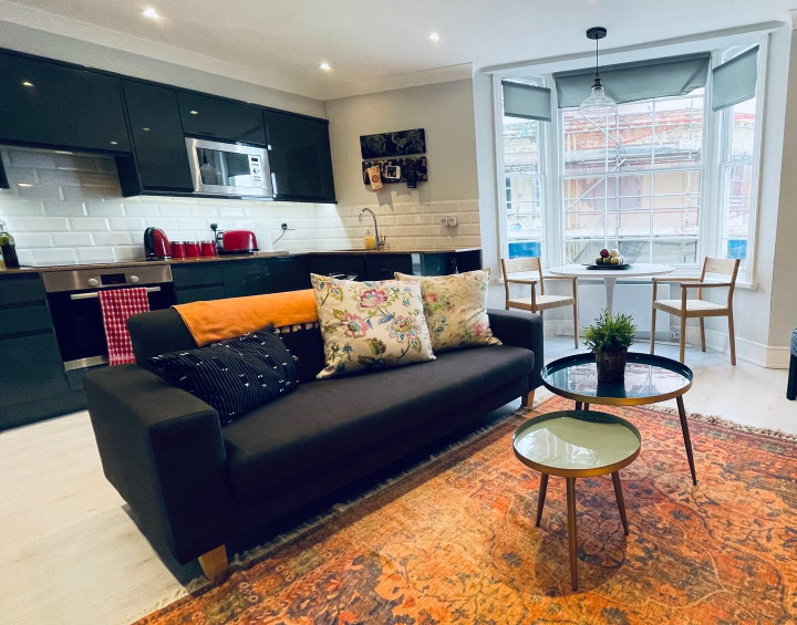 * Stylish * Central * Sea View * Modern - East Sussex