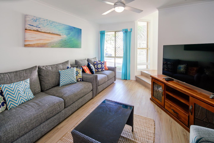 Coolum Beach | Fenced Courtyard, Walk To Beach - Peregian Beach