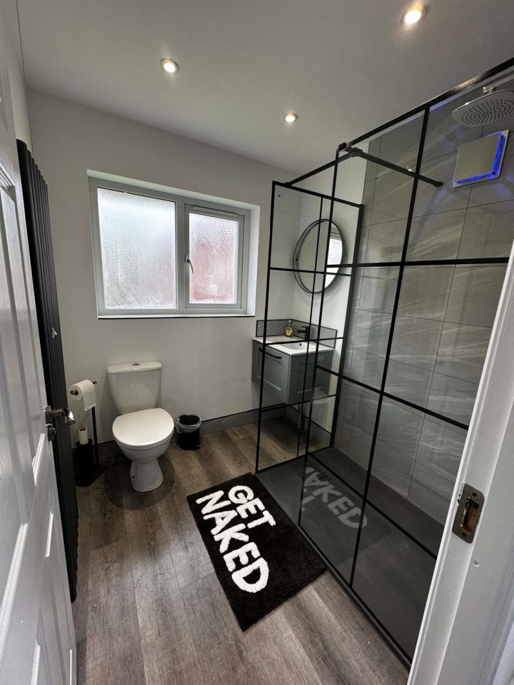 Luxury Home In Barnsley With Two Car Drive. - Barnsley