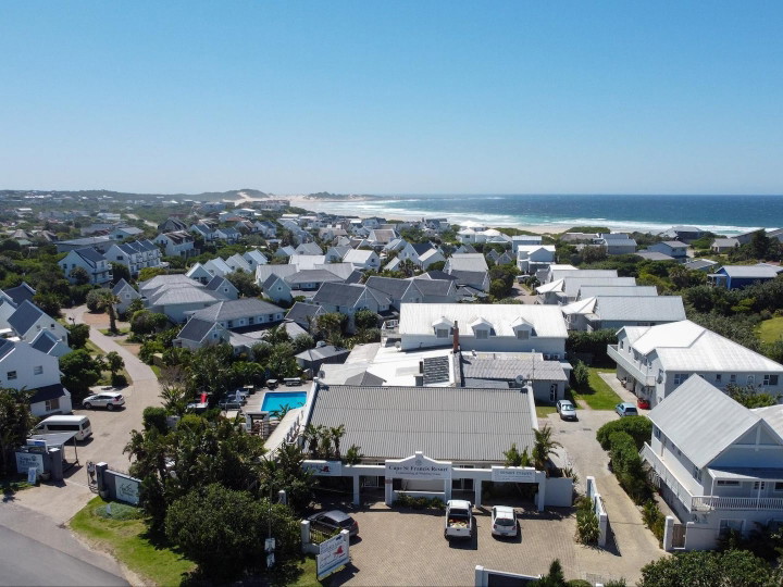 Village Break 4 B/room Superior Cottage - Saint Francis Bay
