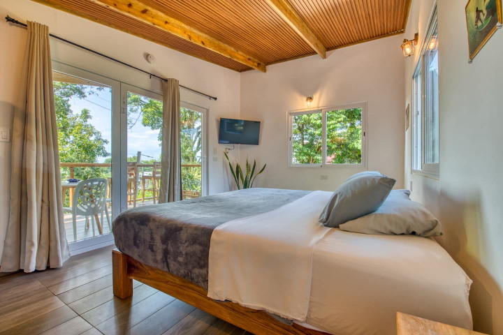 Jungle Treehouse In Big Creek | Bocas Del Toro - Panama