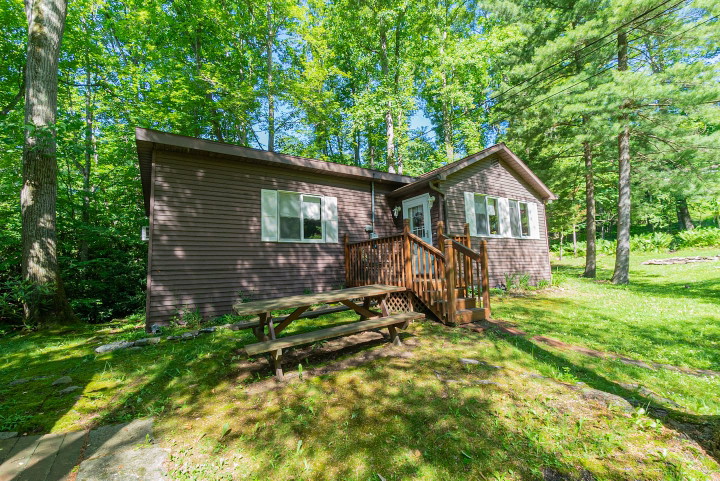 Lewis' Cottage - Cozy Woodland Escape - Ohio