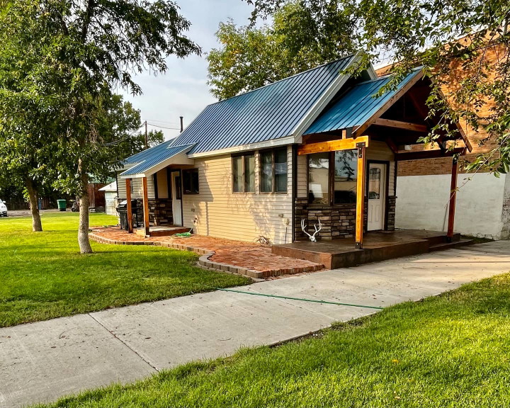 Little Blue Cabin - Montana