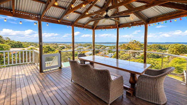 Lake Views & Coastal Escape - Preston Beach - マンジュラ