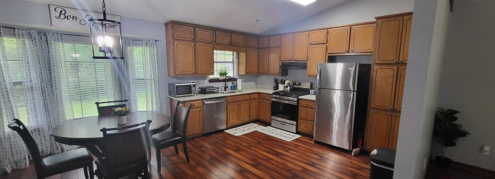 Spacious Home, Deck & Garage, Close To Atl Airport - Riverdale, GA
