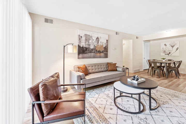 Cozy And Modern 2 Bdr, Pool / Gym | Comfy Beds - Livonia