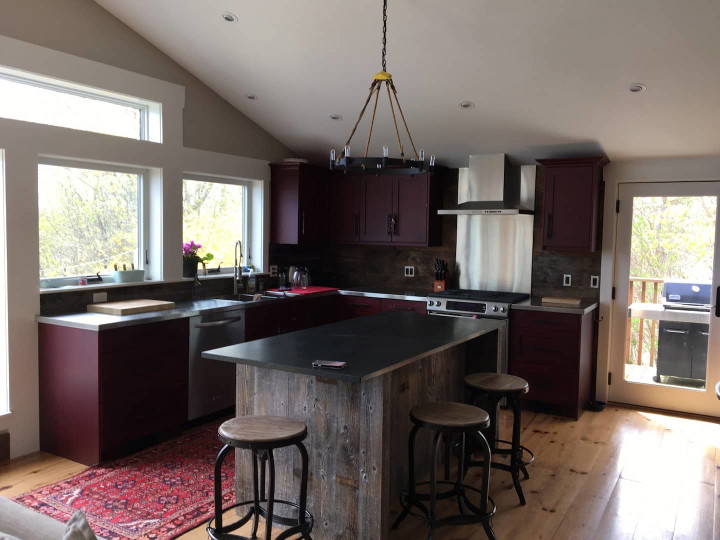 Charming Lakehouse On Sydenham Lake - Kingston