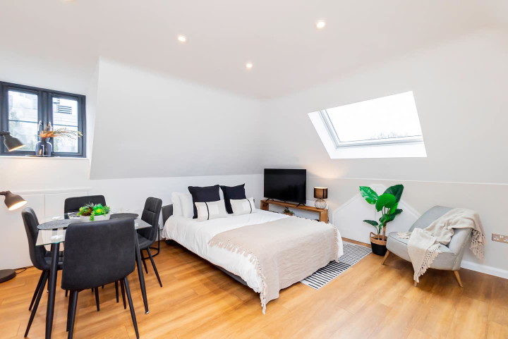 2bed Penthouse, Sleeps 4, Prime Central Location - Southampton, UK
