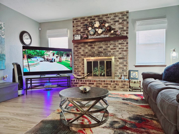 Choosy Chisholm Charm - Midwest City, OK