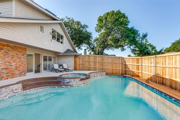 Luxury Richardson Retreat | Pool, Jacuzzi & Games - Garland, TX