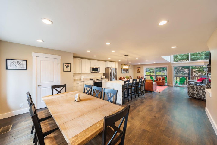 Wind River 6: Beautifully Renovated Townhome - Jackson, WY