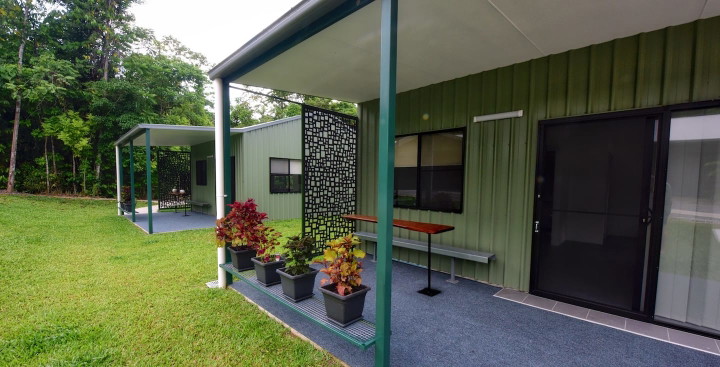 Room 1 With 3 King Single Beds - Daintree