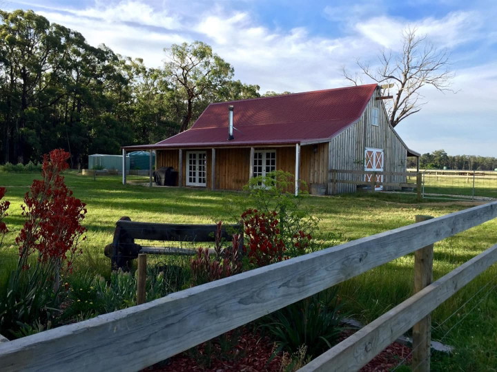 Tessys Run Farm Stay Accomodation - Meeniyan
