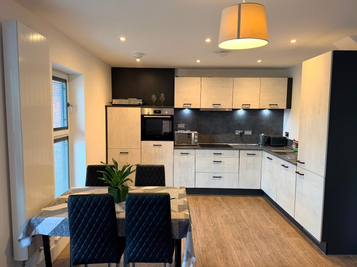 2br Flat · Parking · Central Glasgow · Festival Ct - Glasgow